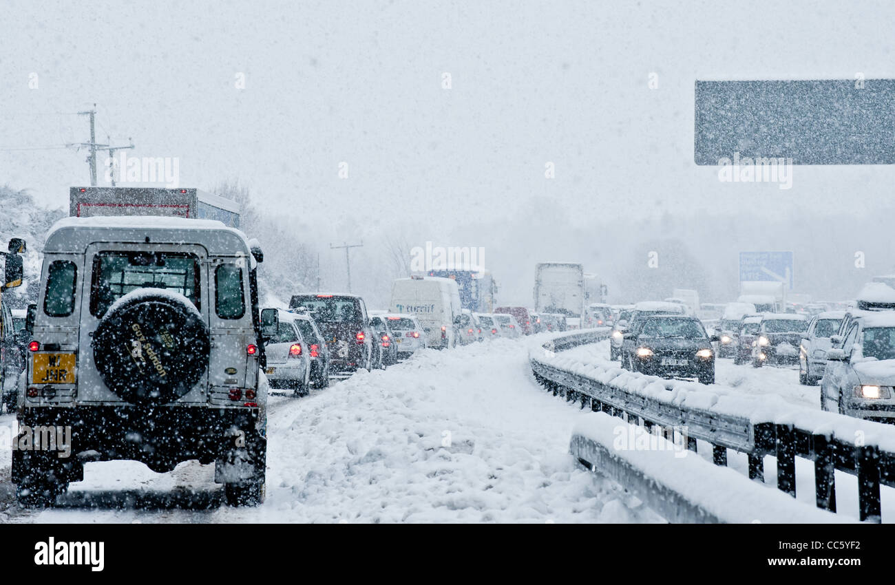 Heavy snow on roads in Scotland Stock Photo - Alamy