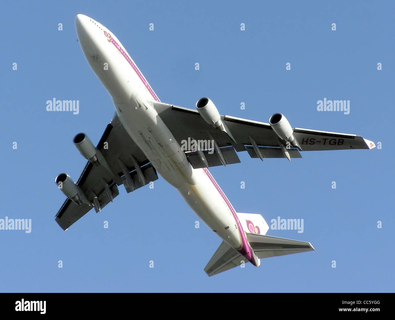 Aviation thai airways heathrow airport hi-res stock photography and ...