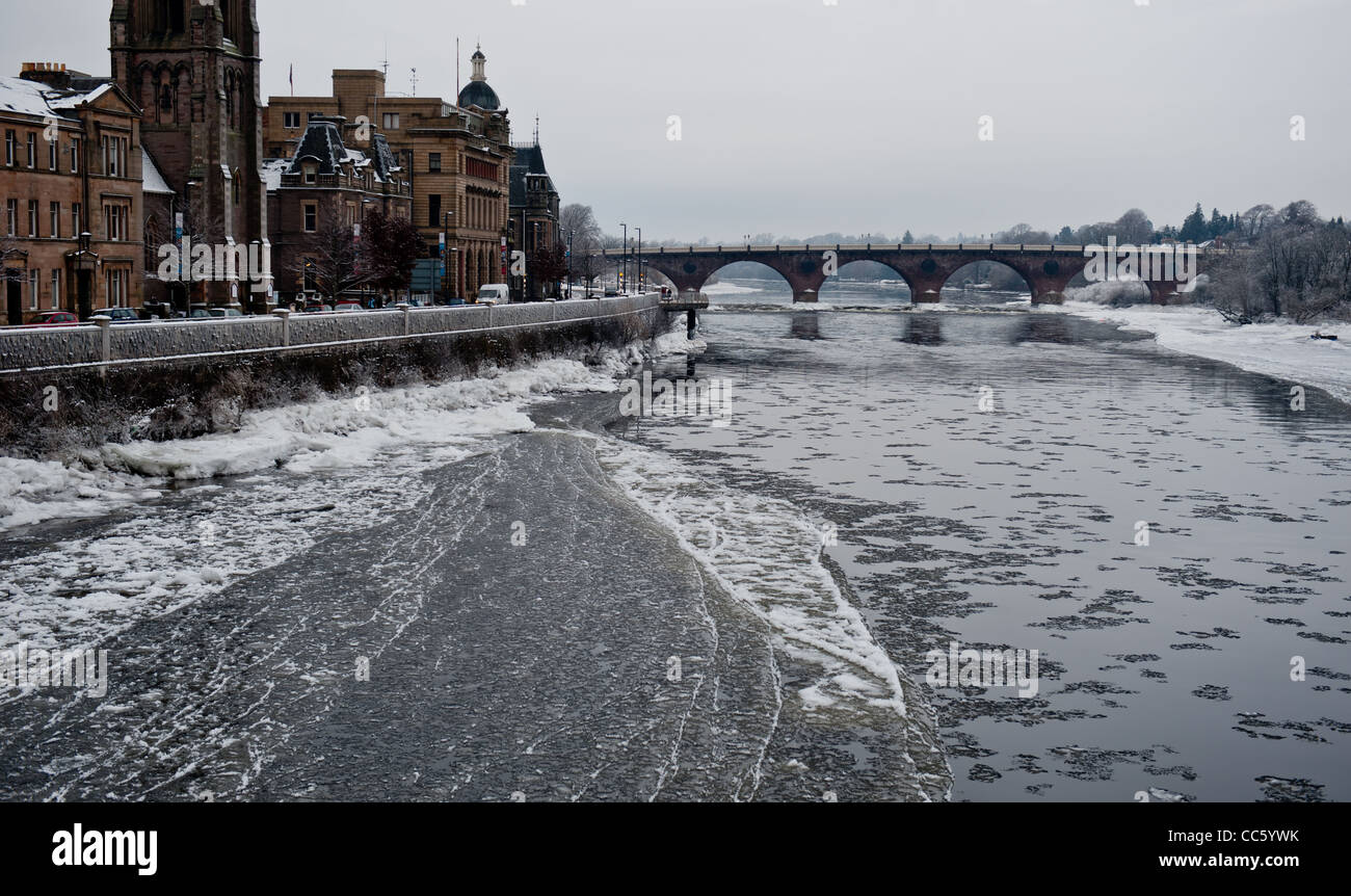 The River Tay in Perth frozen over after low temperatures Stock Photo ...