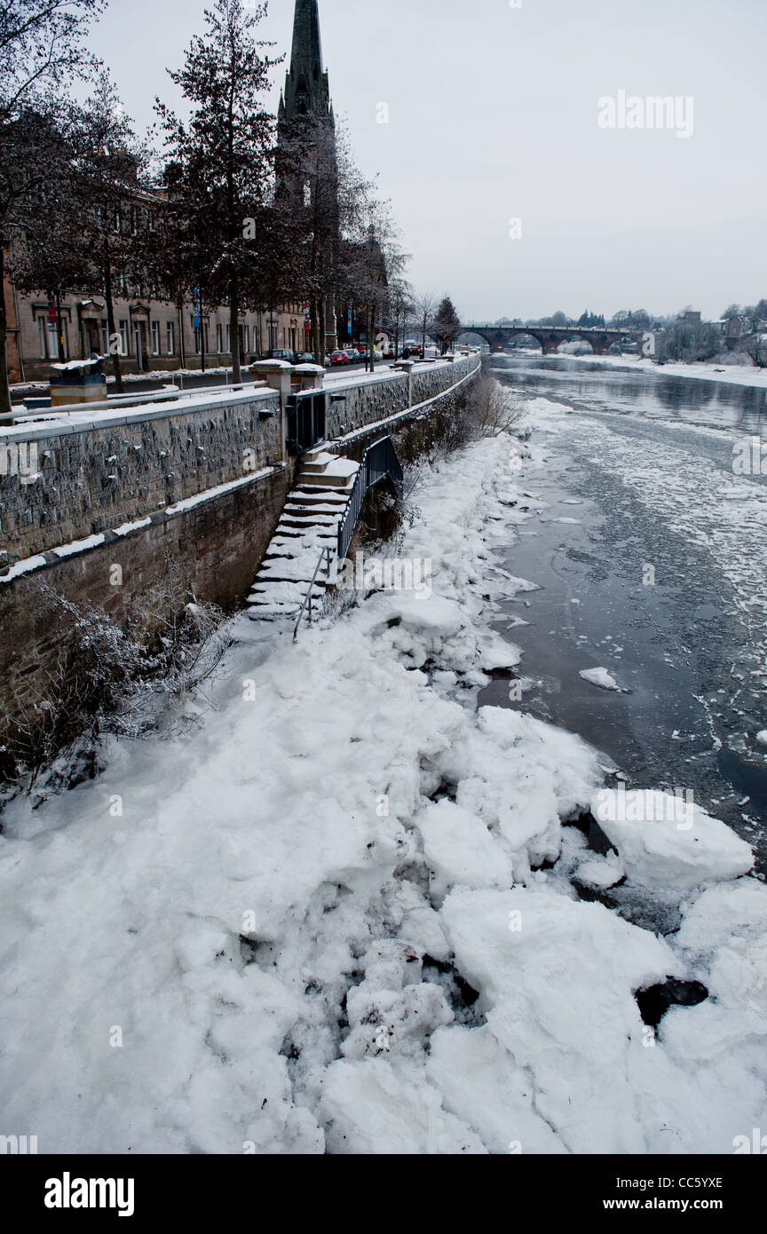 The River Tay in Perth frozen over after low temperatures Stock Photo ...