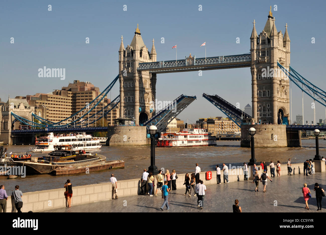 Opening tower bridge hi-res stock photography and images - Alamy