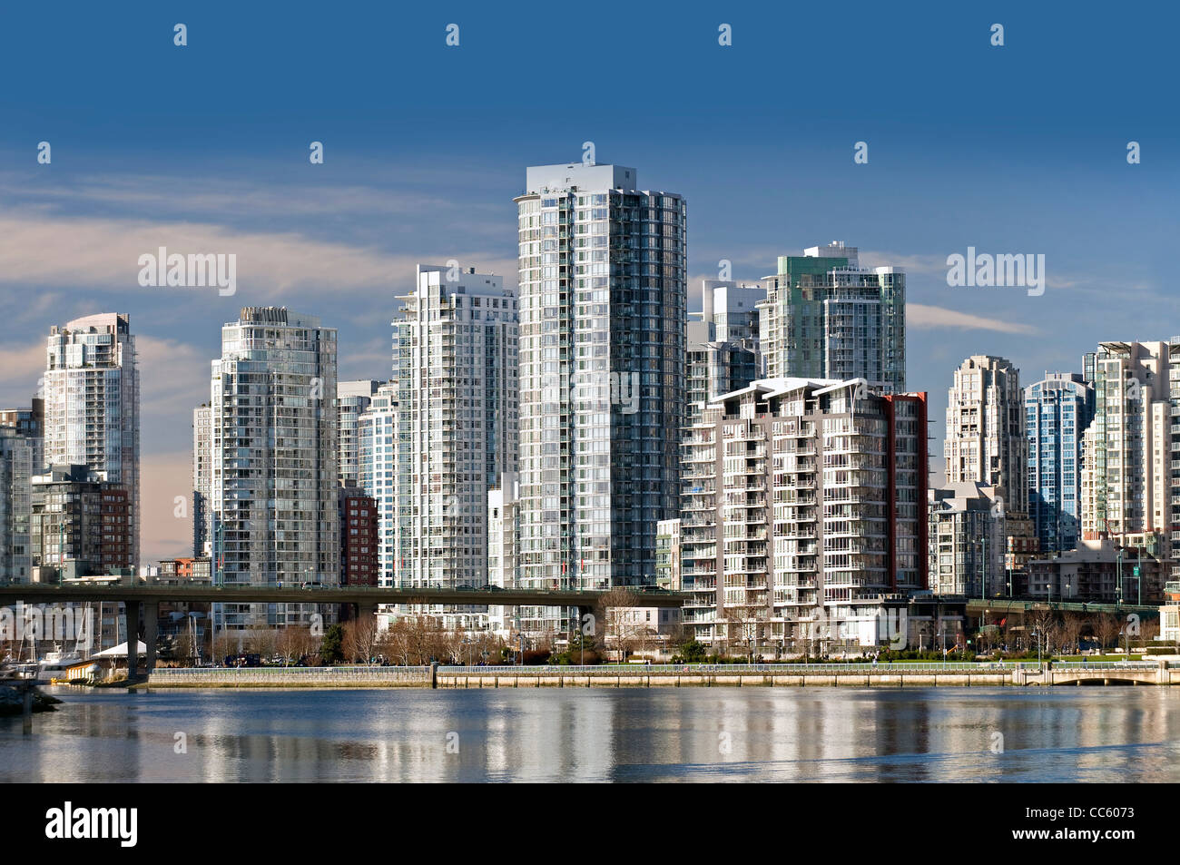 Modern architecture luxury apartments hi-res stock photography and ...