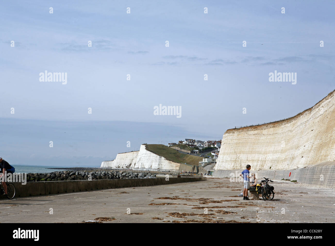 Brighton rottingdean undercliff walk hi-res stock photography and ...