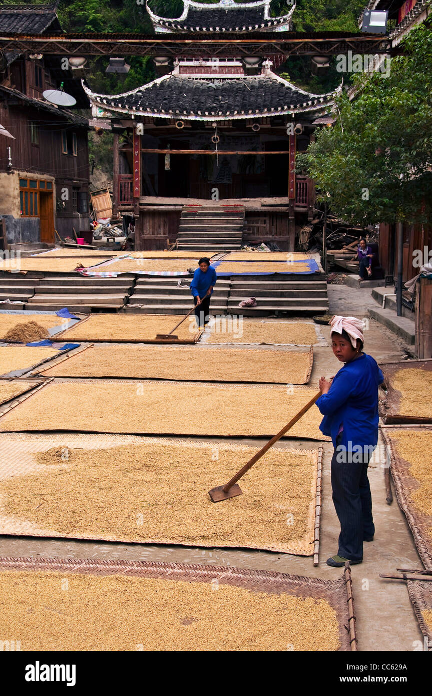 Dong village hi-res stock photography and images - Alamy