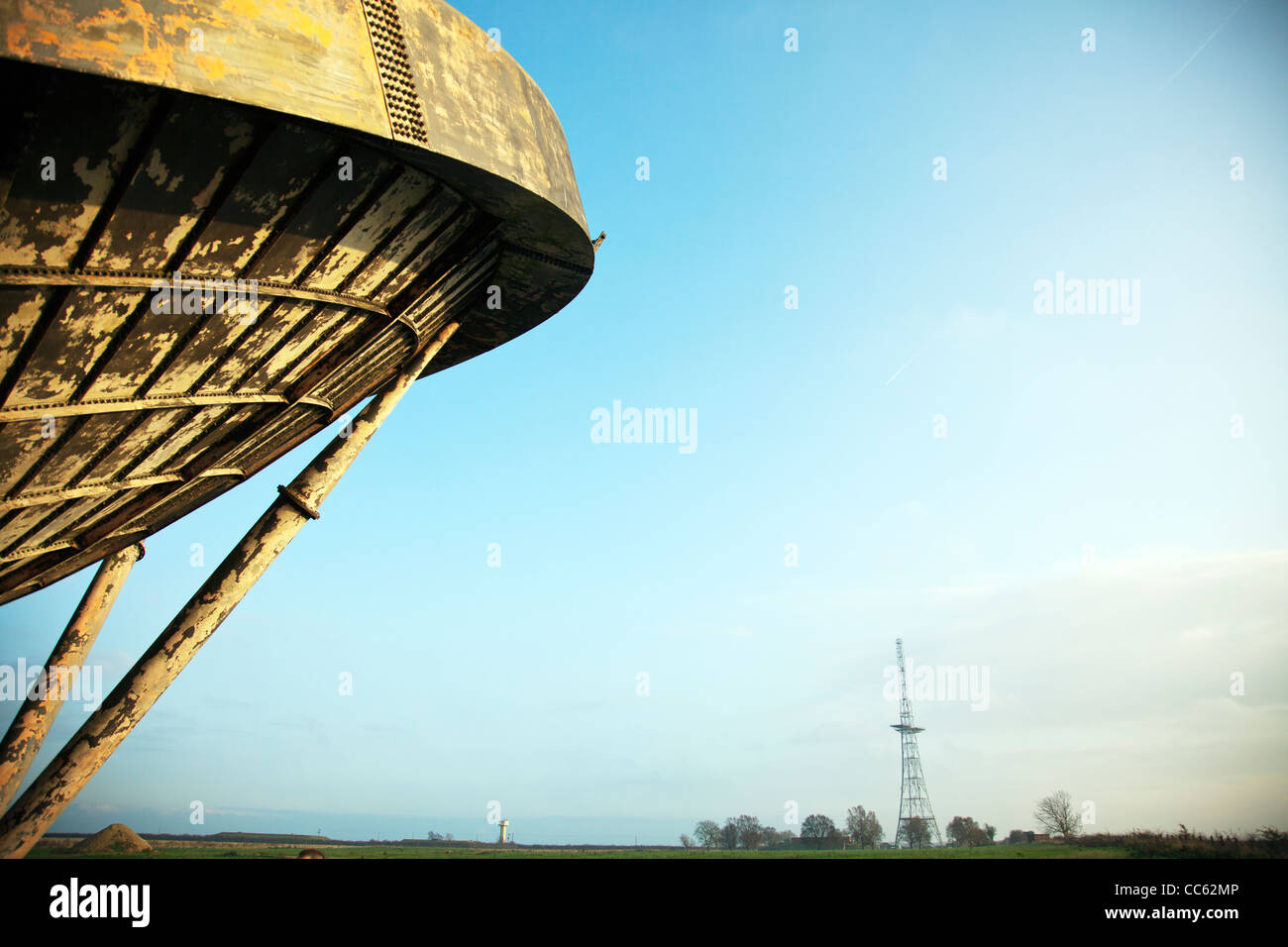 Chain radar system hi-res stock photography and images - Alamy
