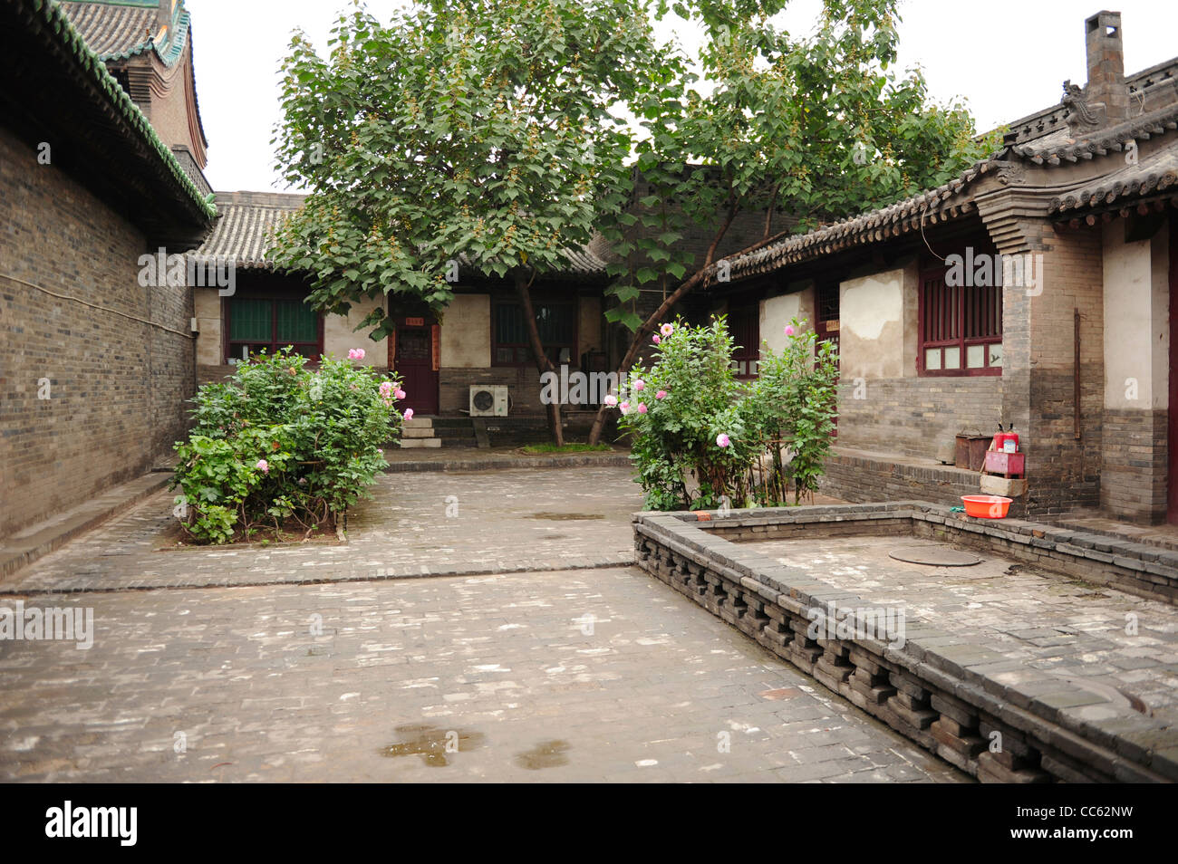 Pingyao courtyard hi-res stock photography and images - Alamy
