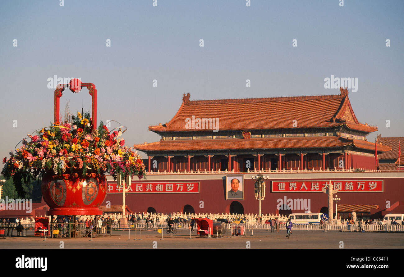 China beijing tiananmen square tiananmen hi-res stock photography and ...