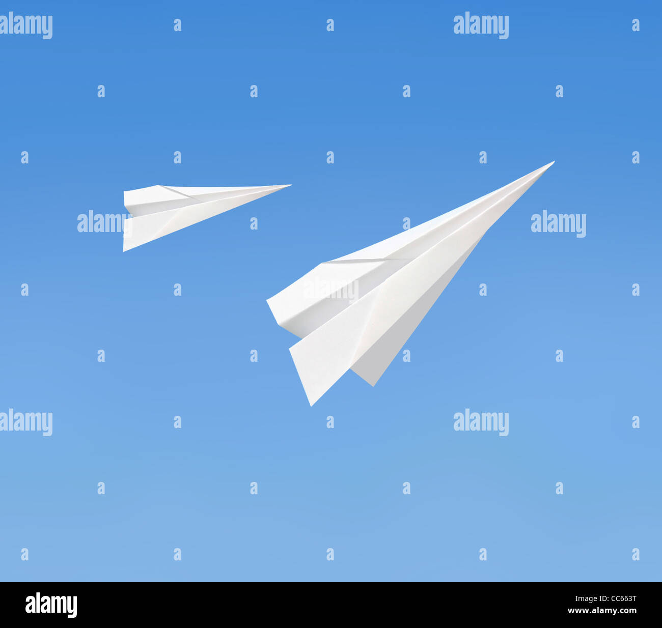 Paper plane flying hi-res stock photography and images - Alamy