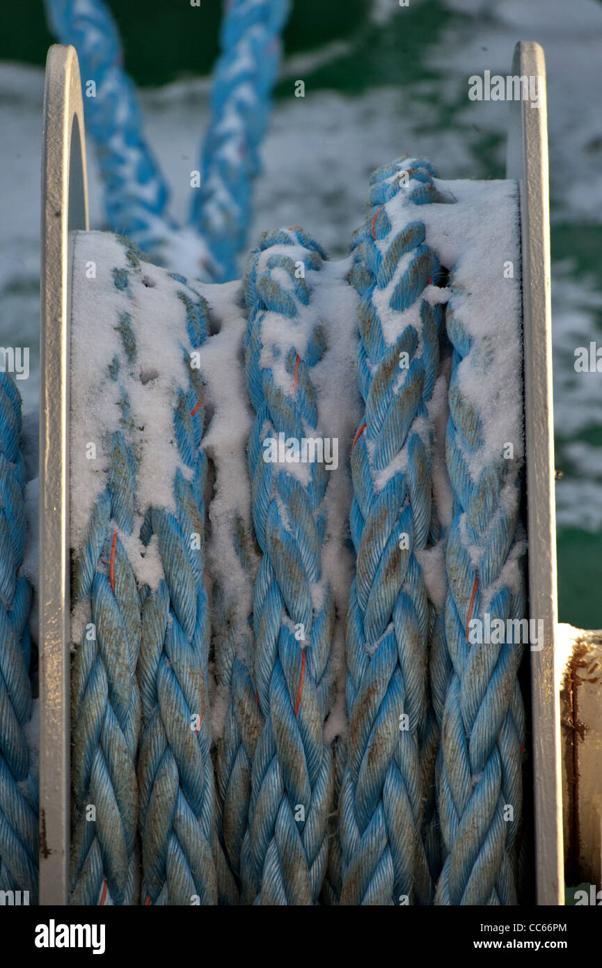 Schiffstau an Bord Stock Photo - Alamy