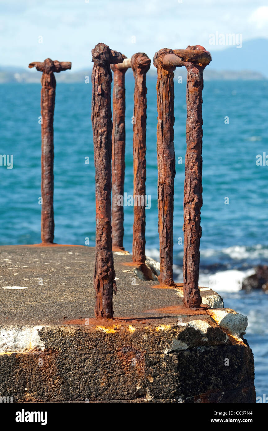 Ship railings hi-res stock photography and images - Alamy