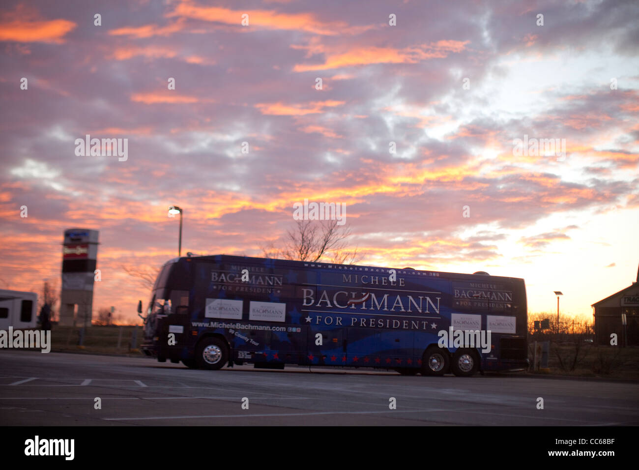 Campaign bus hi-res stock photography and images - Alamy