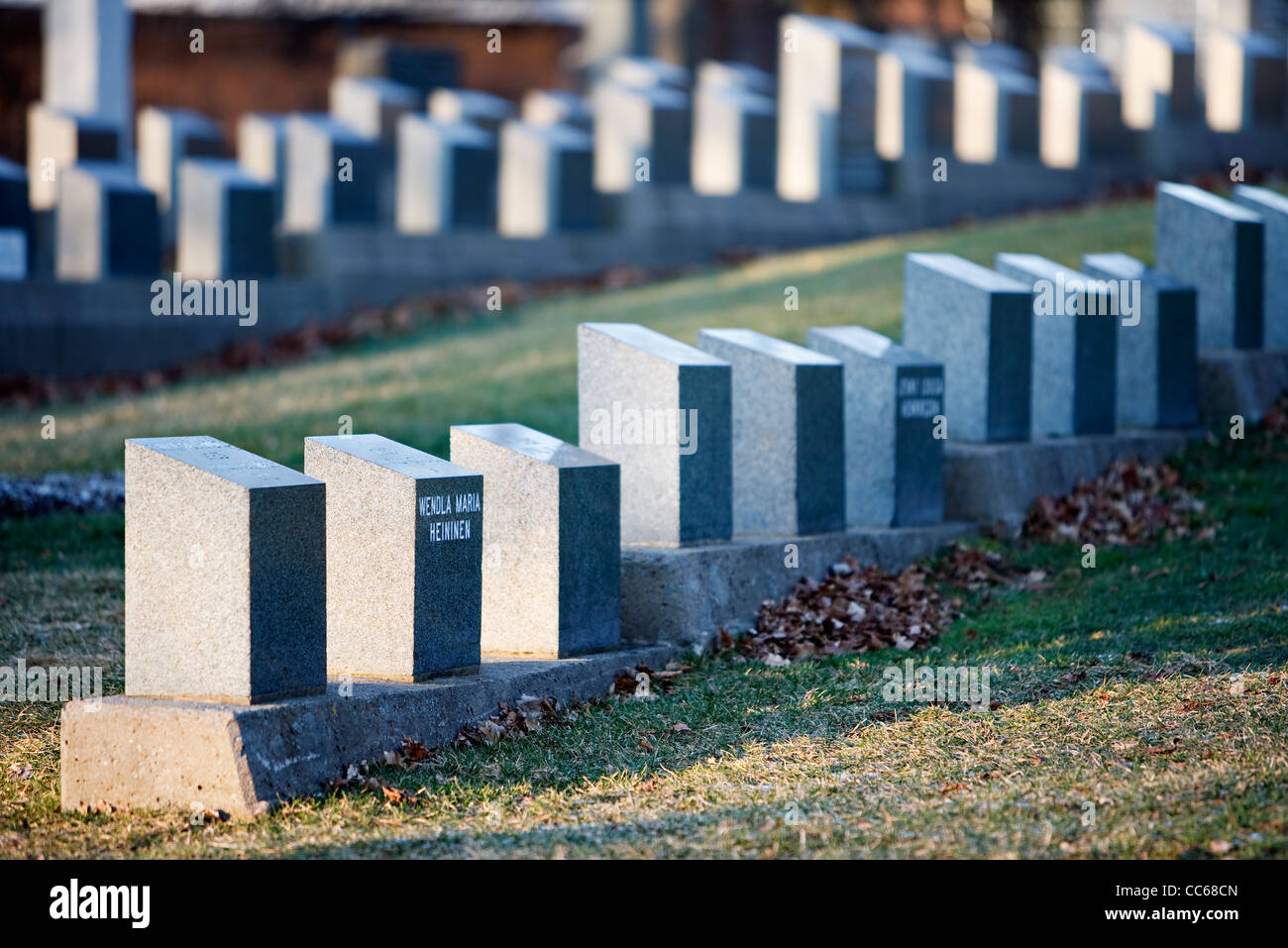 Titanic graveyard fairview lawn cemetery hi-res stock photography and ...