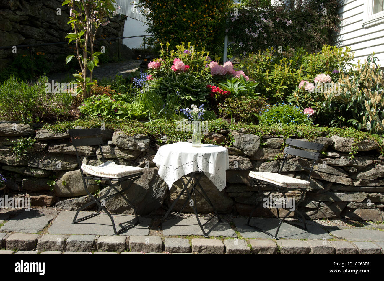 Garden with Table Stock Photo - Alamy