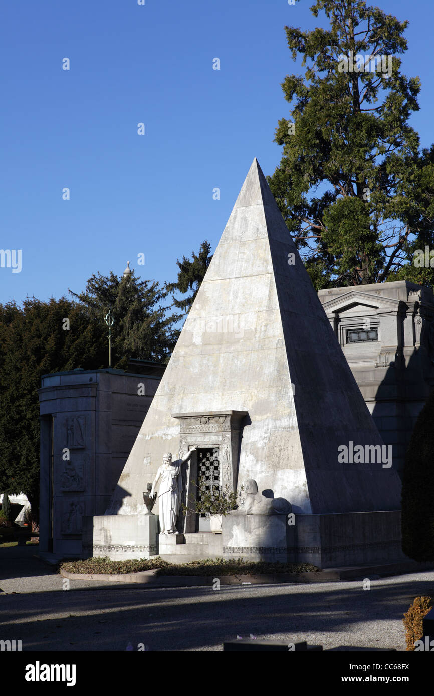 Pyramid tomb at Monumental Cemetery, Milan, Italy Stock Photo - Alamy