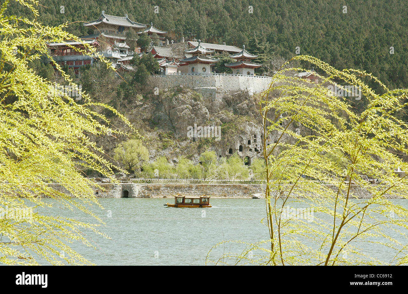 Longmen Grottoes, Luoyang, Henan , China Stock Photo - Alamy