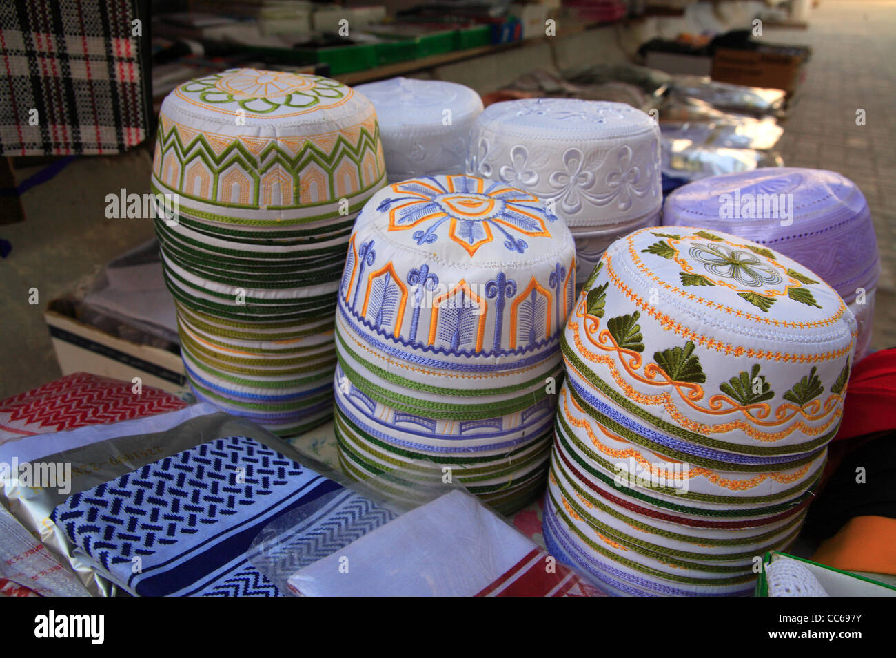 Traditional qatar market hi-res stock photography and images - Alamy
