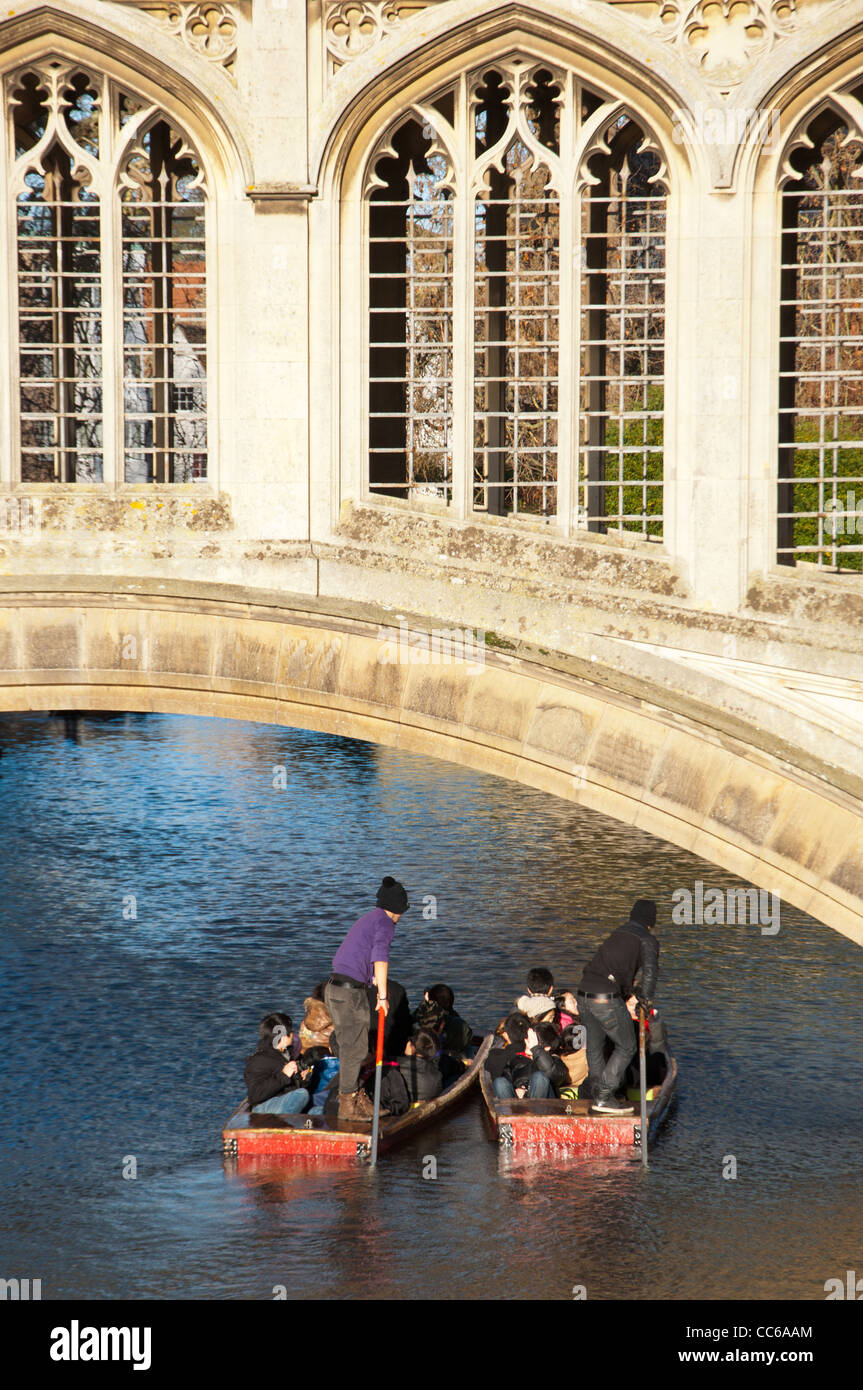 Cambridge punting bridge hi-res stock photography and images - Alamy