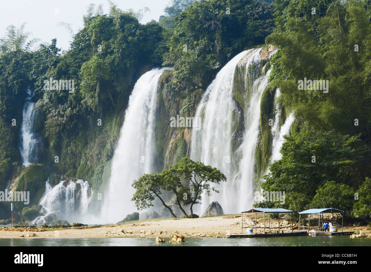 Ban gioc detian waterfall hi-res stock photography and images - Alamy