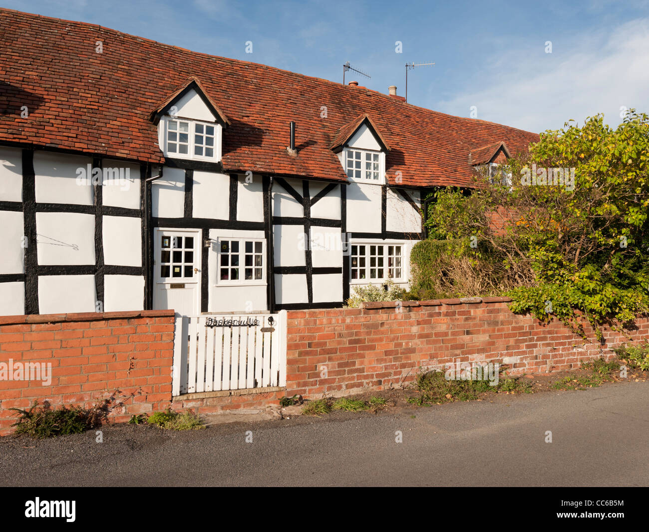 Traditional cottage in Welford-on-Avon, Warwickshire, England, UK Stock ...