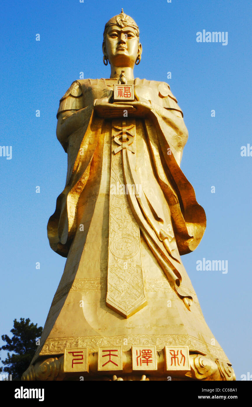 Golden Longmu statue, Longmu Imperial Ancestral Temple, Wuzhou, Guangxi ...