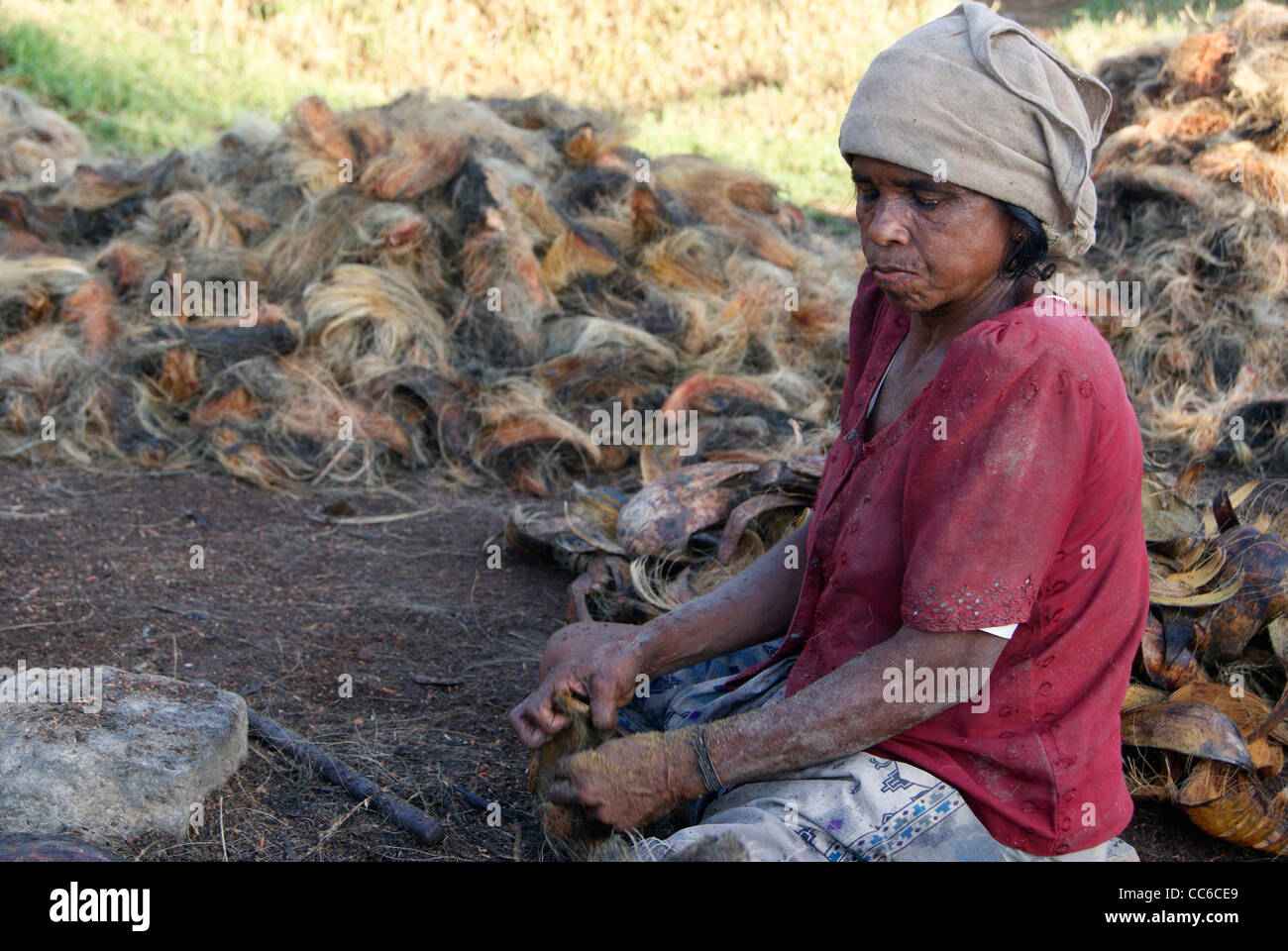 Old women working hard in Coir Industry (Small scale coconut Coir ...