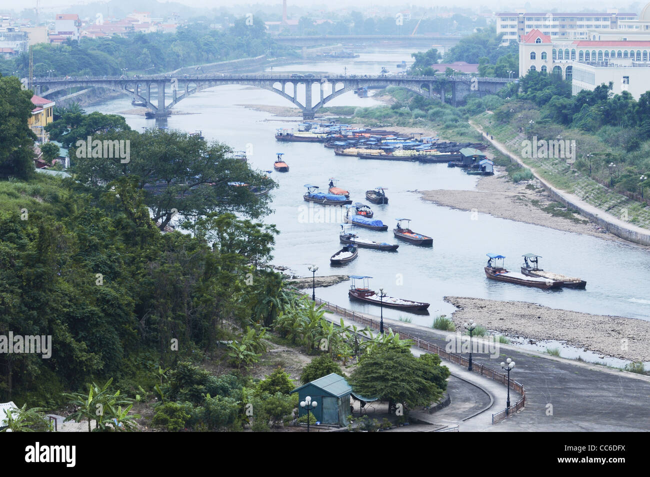 Ka long river and ka long bridge hi-res stock photography and images ...