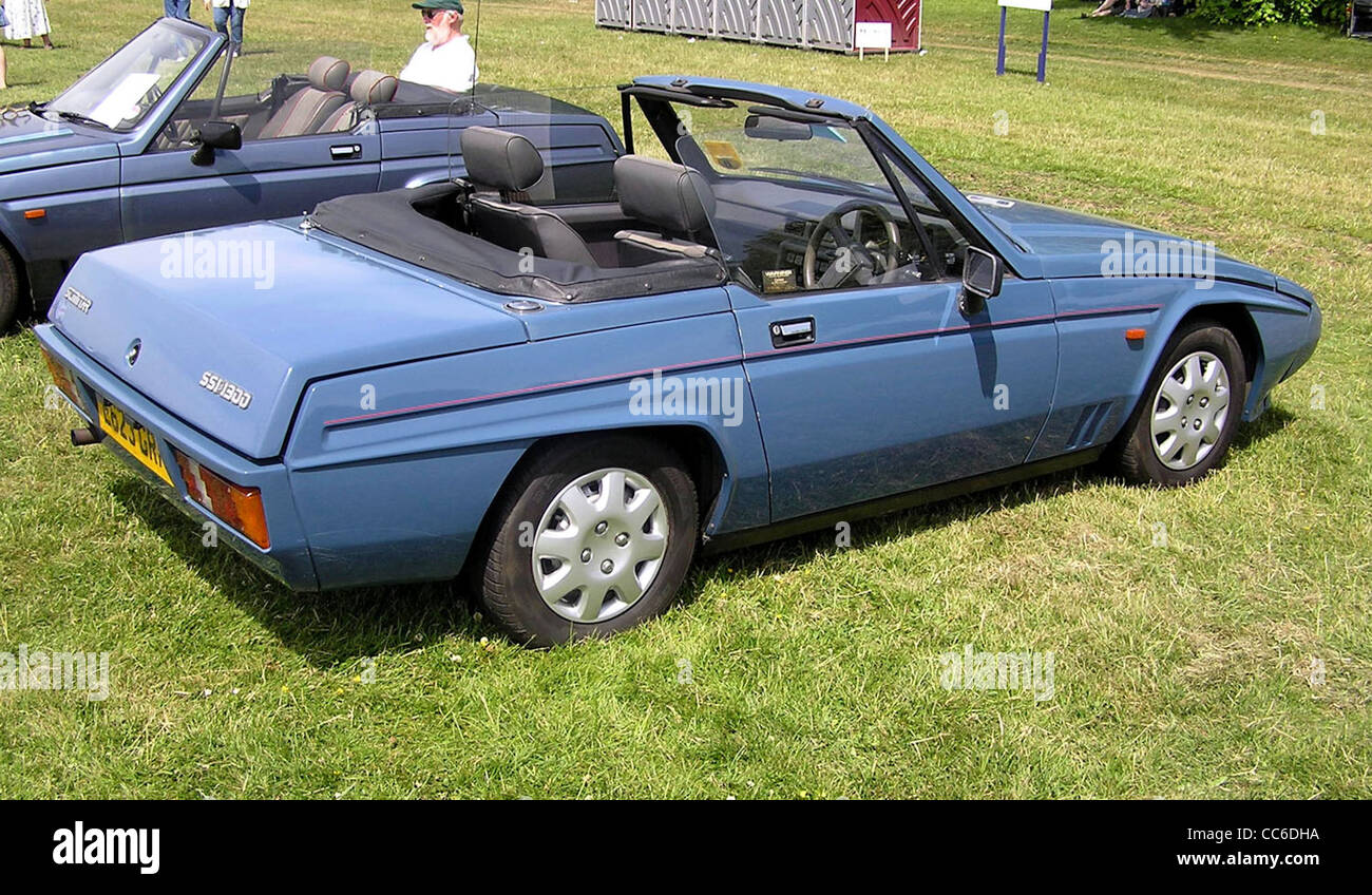 Reliant scimitar car hi-res stock photography and images - Alamy