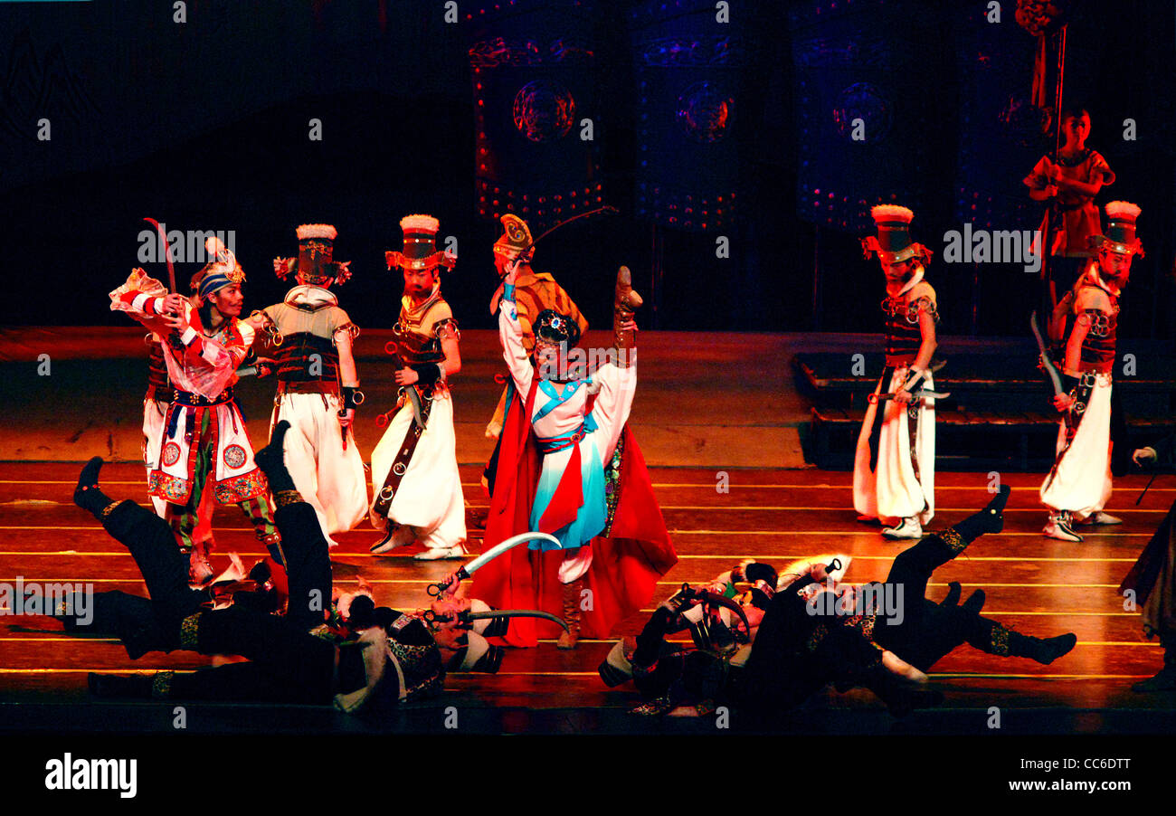 Traditional dance performance, Beijing, China Stock Photo - Alamy