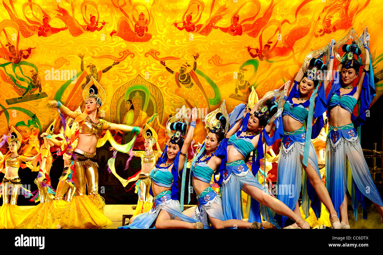 Traditional dance performance, Beijing, China Stock Photo - Alamy