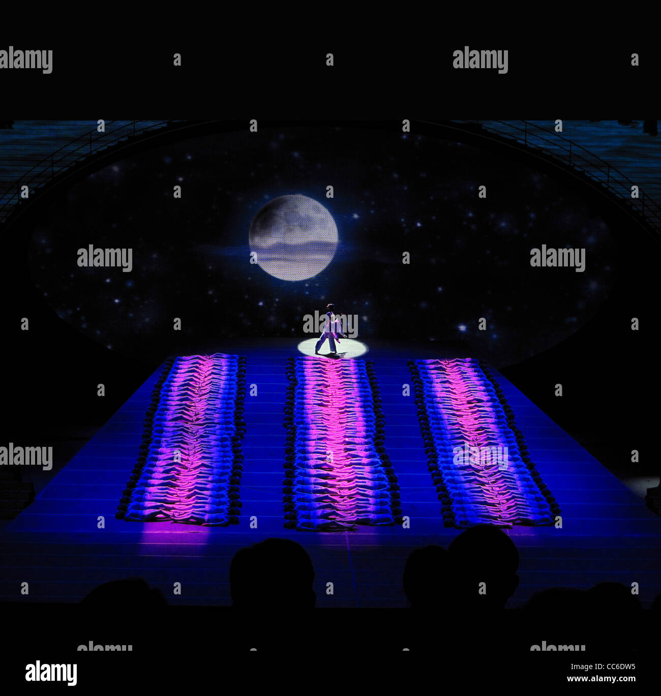Traditional dance performance, Beijing, China Stock Photo - Alamy