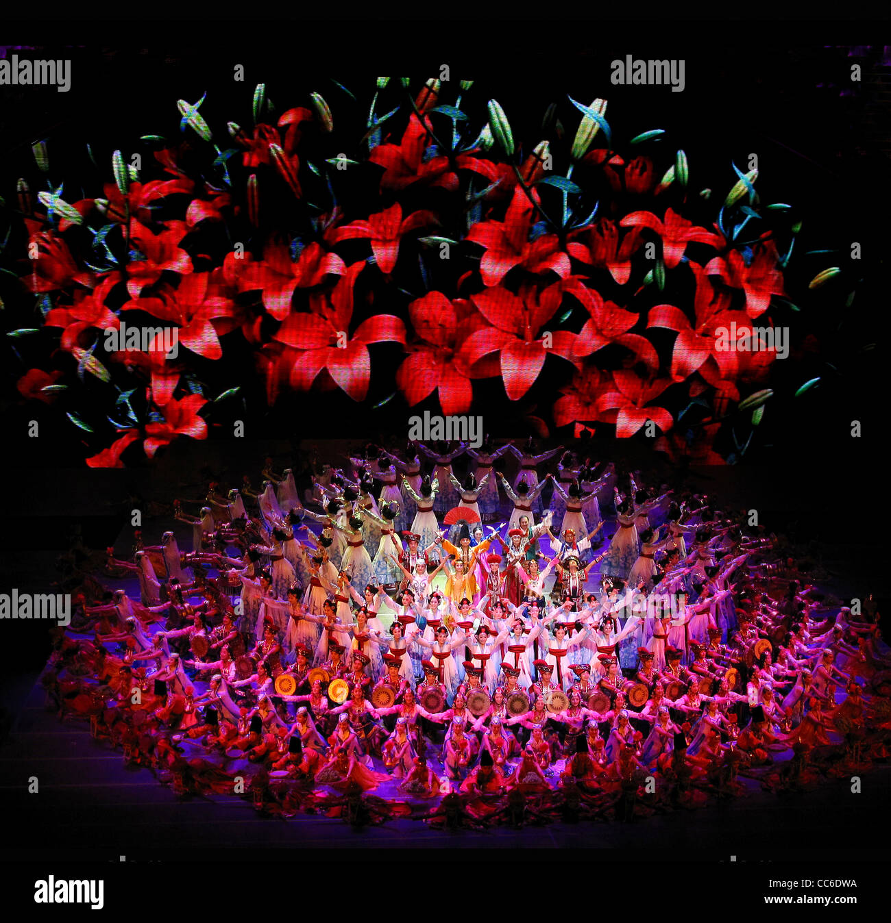 Traditional dance performance, Beijing, China Stock Photo - Alamy