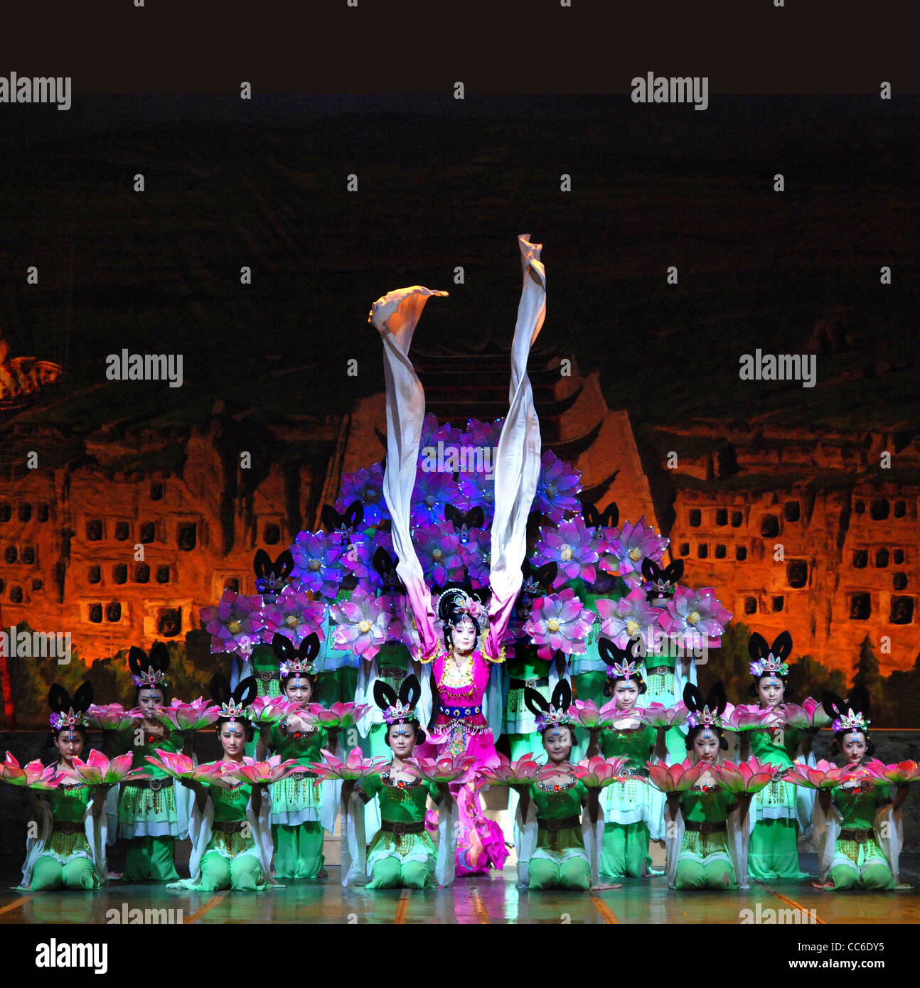 Peking opera performance hi-res stock photography and images - Alamy