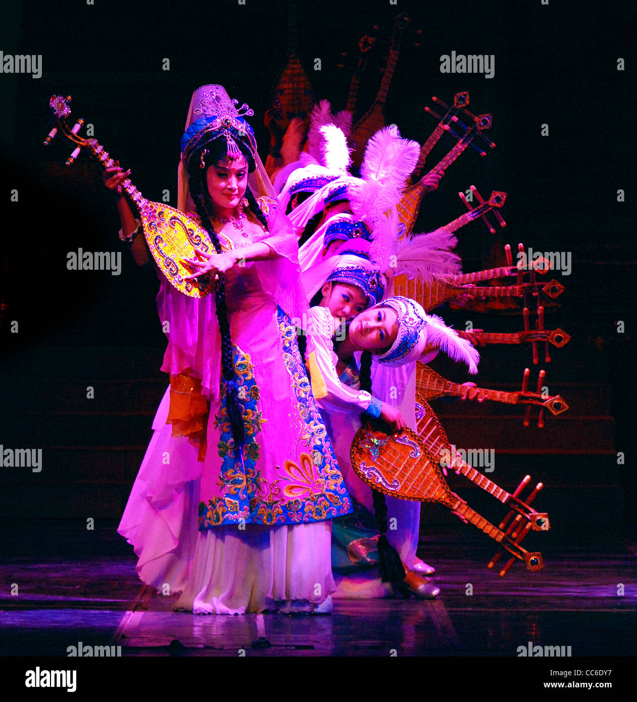 Peking opera performance, Beijing, China Stock Photo - Alamy