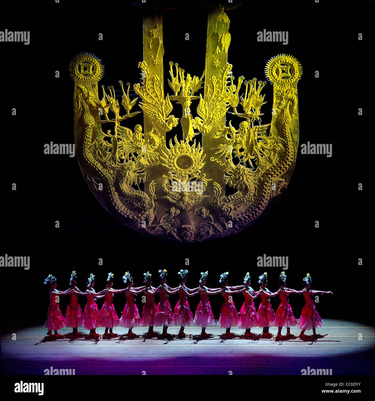 Army soldier dance hi-res stock photography and images - Alamy