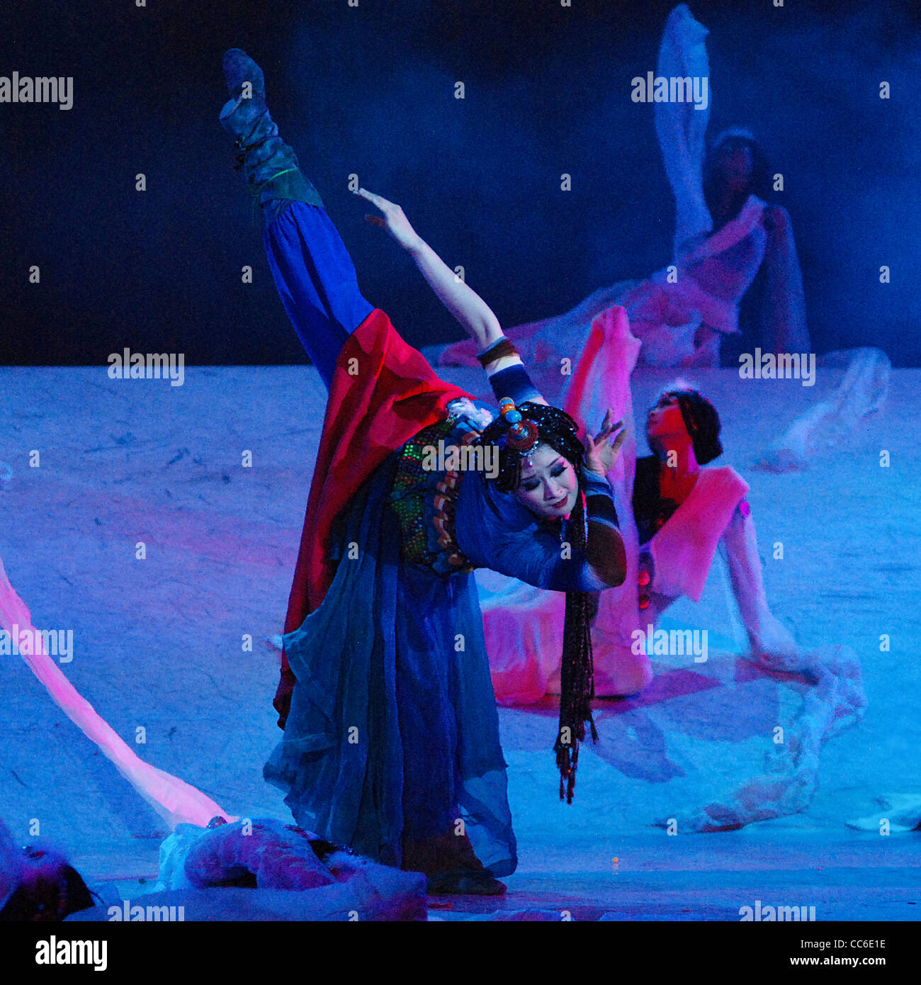 Traditional dance, Beijing, China Stock Photo - Alamy