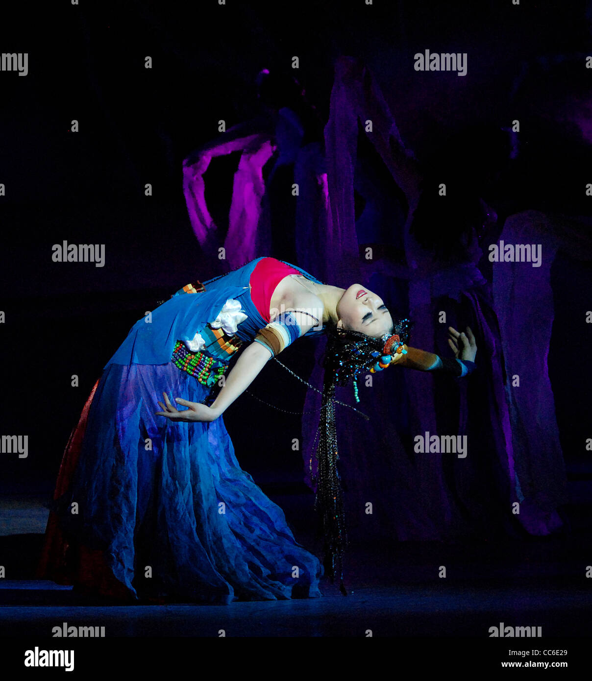 Traditional dance beijing china hi-res stock photography and images - Alamy