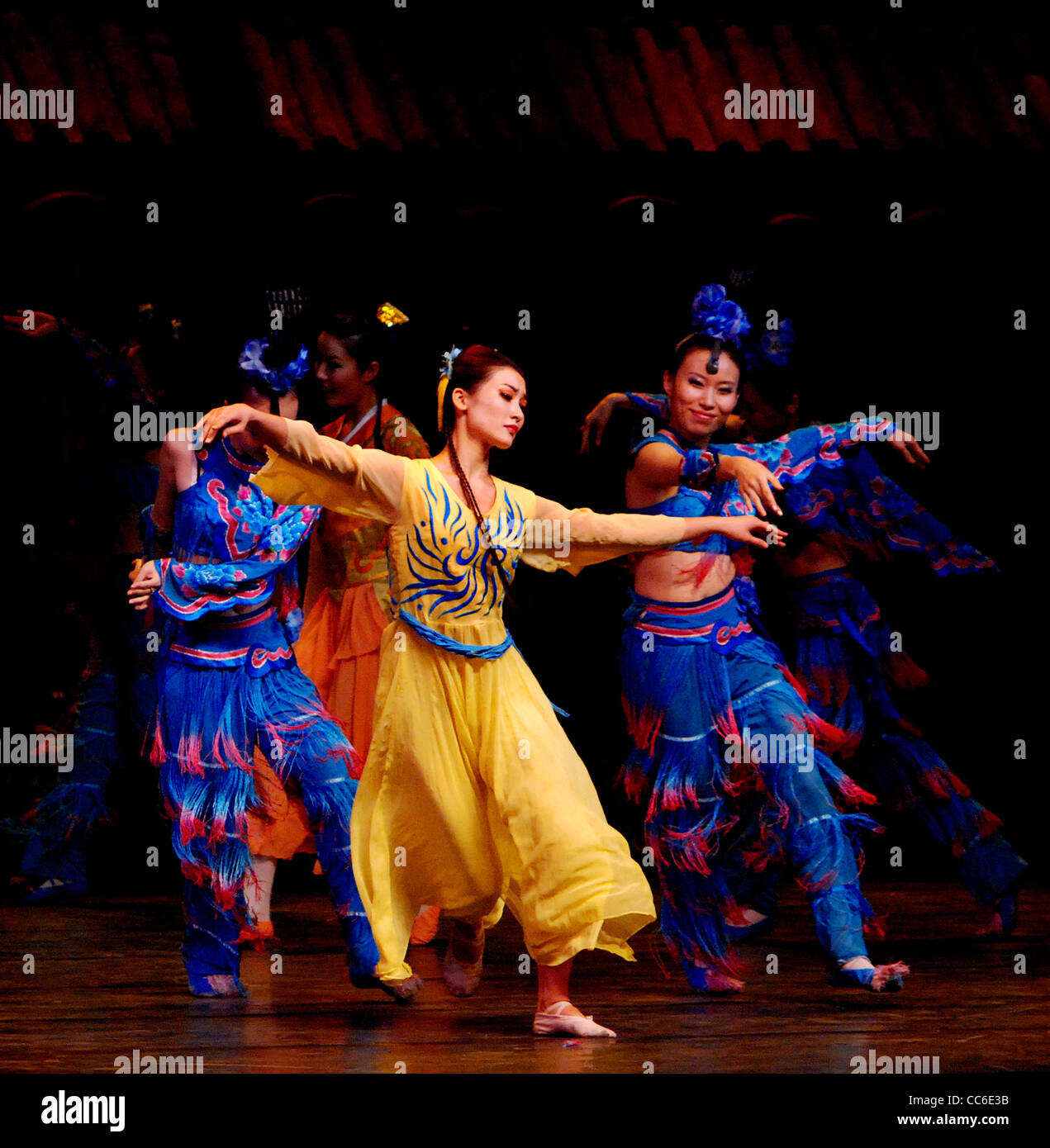 Traditional dance, Beijing, China Stock Photo - Alamy