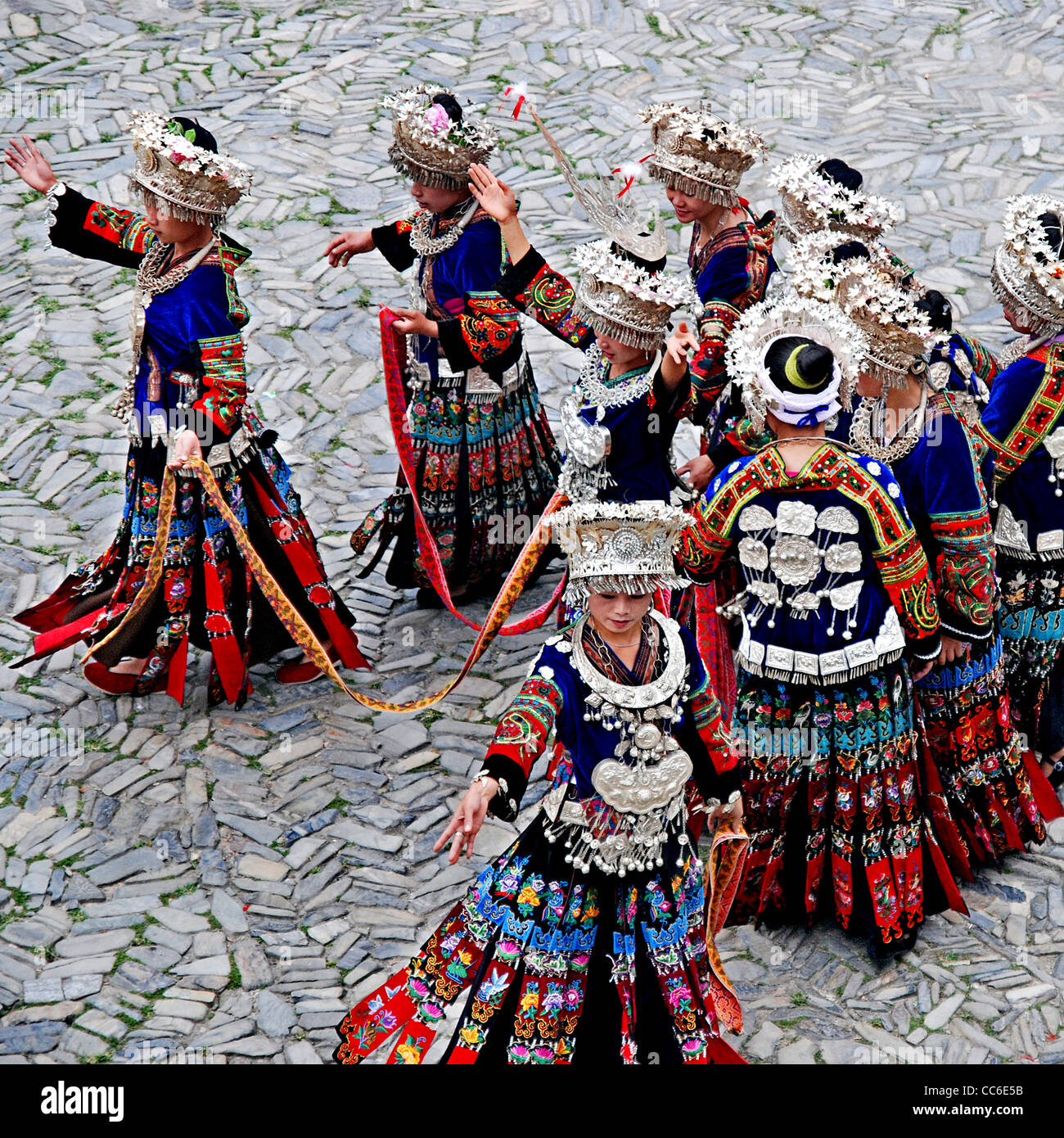 Dong performer hi-res stock photography and images - Alamy