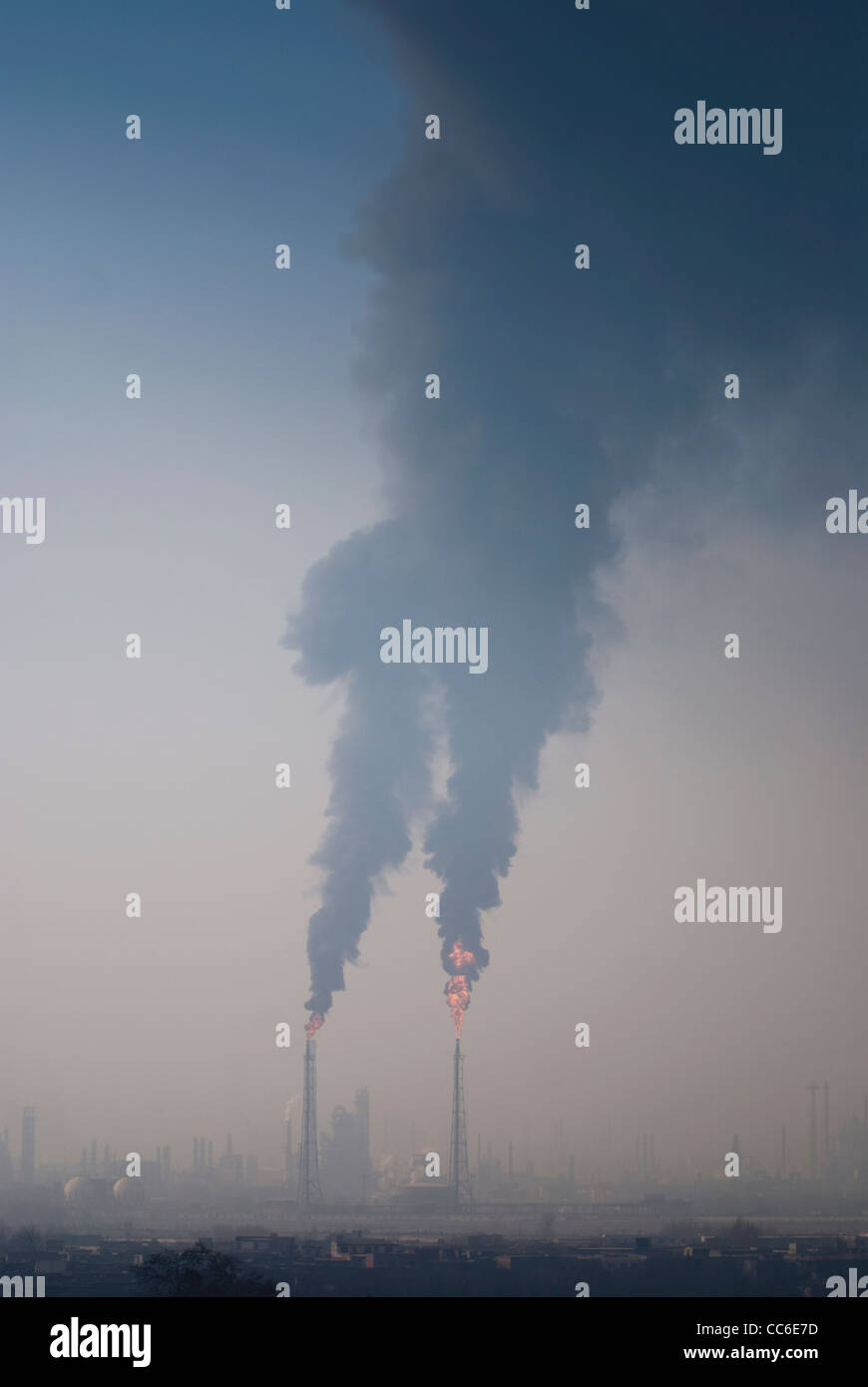 China factory pollution smog hi-res stock photography and images - Alamy