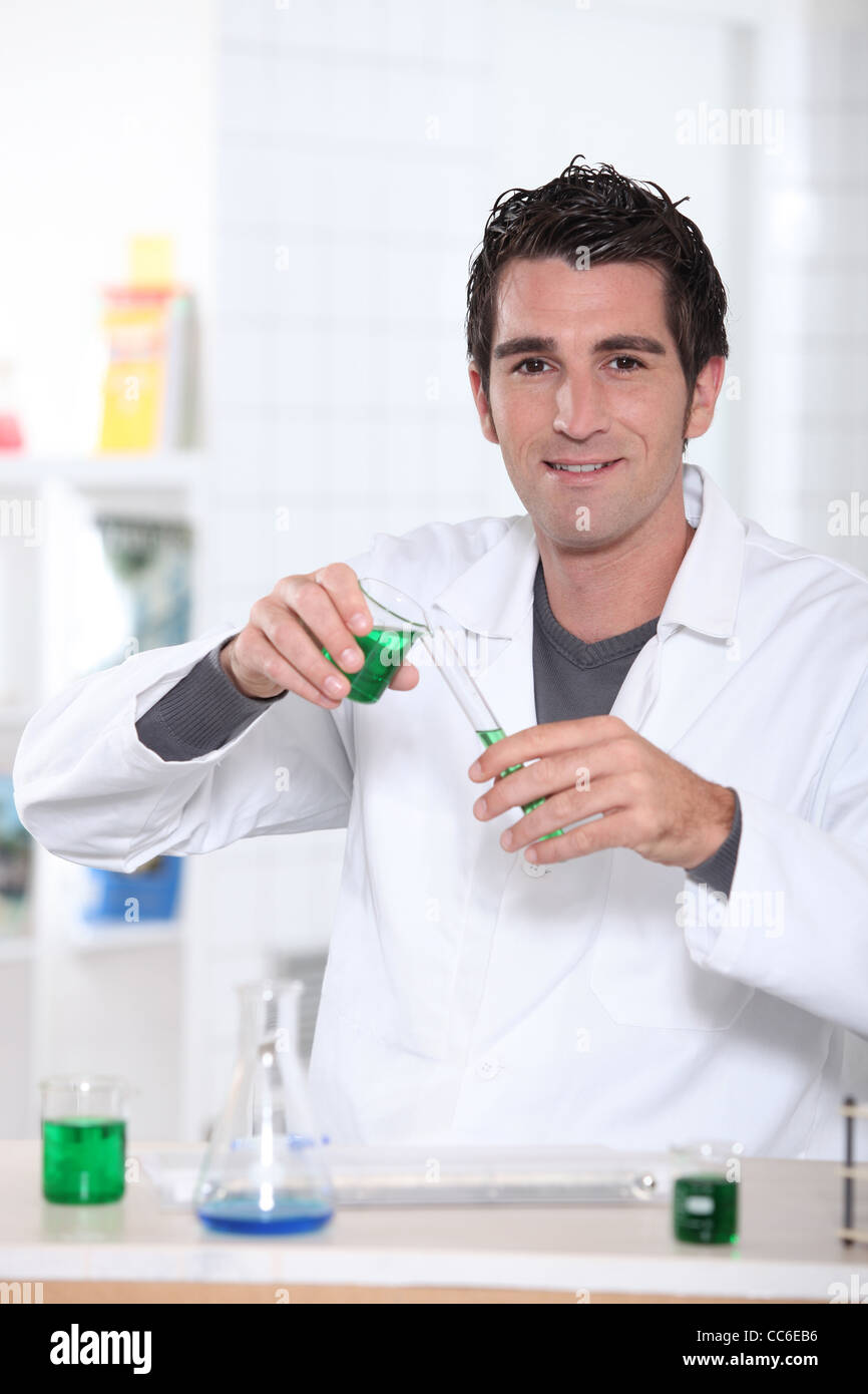 Analytical expert hi-res stock photography and images - Alamy