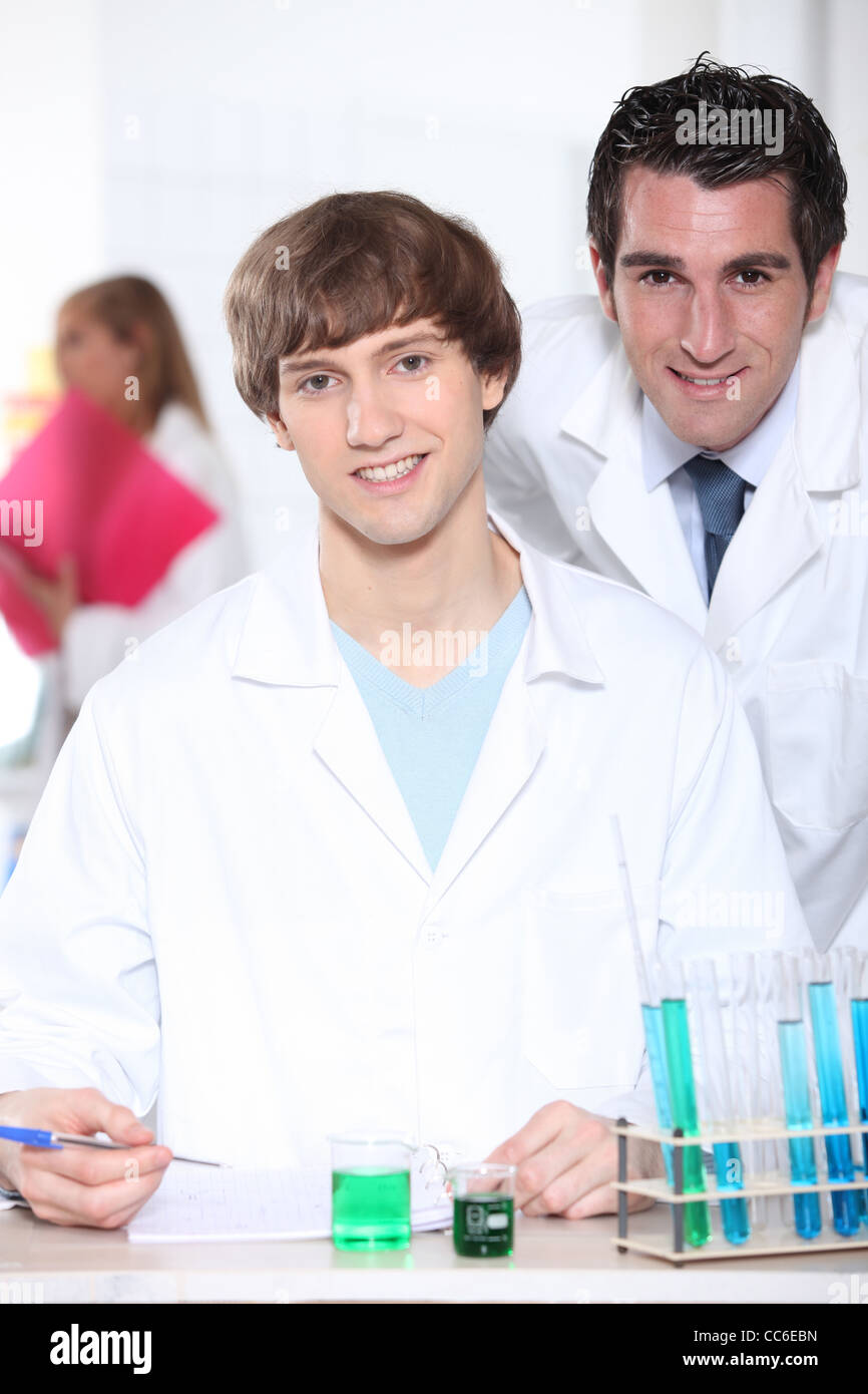 Chemistry class hi-res stock photography and images - Alamy