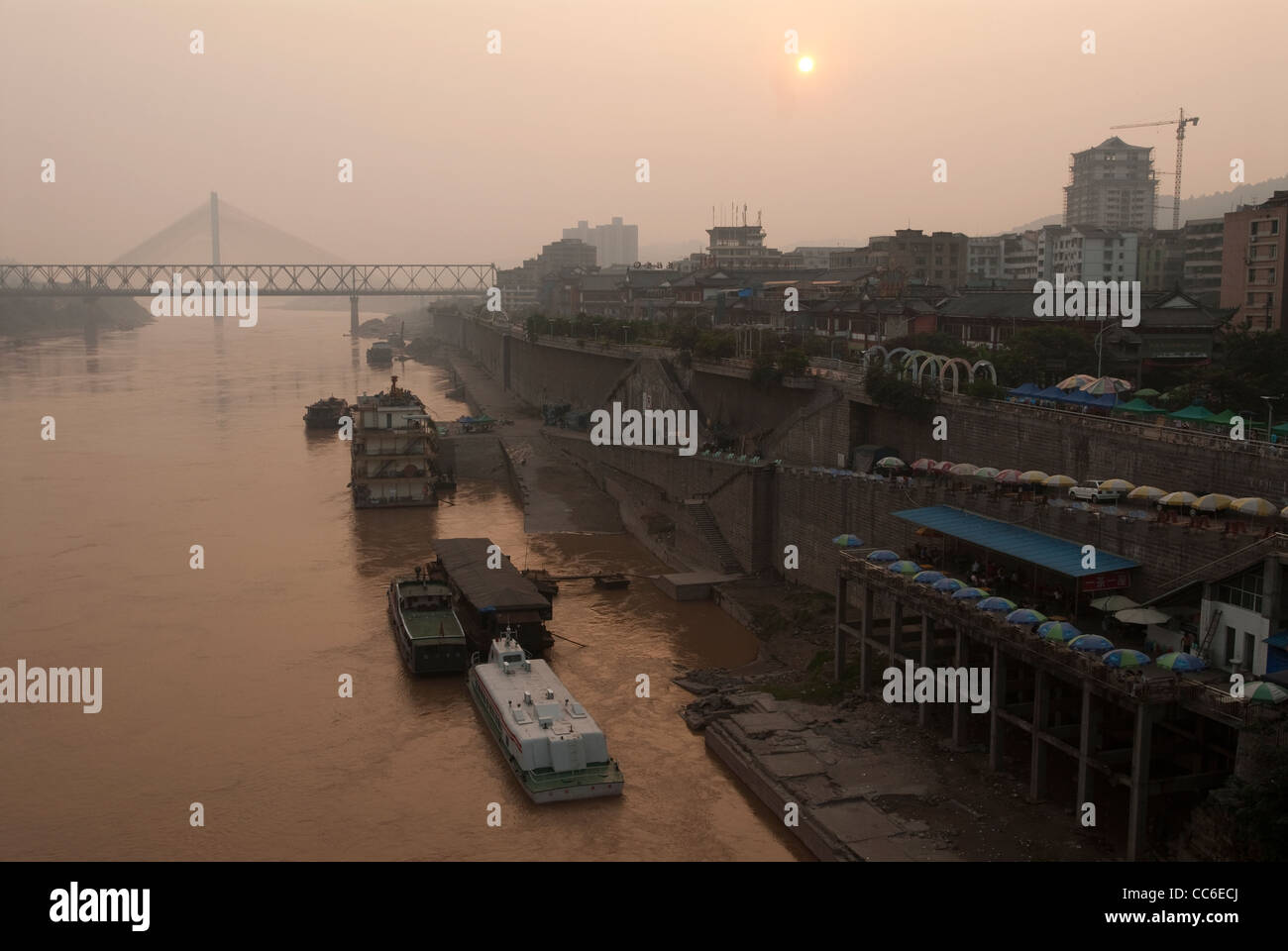 Yangtze River at sunset, Yibin, Sichuan , China Stock Photo - Alamy