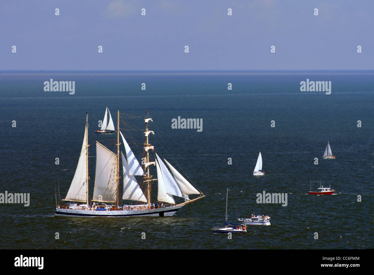 Dark blue boat hi-res stock photography and images - Alamy
