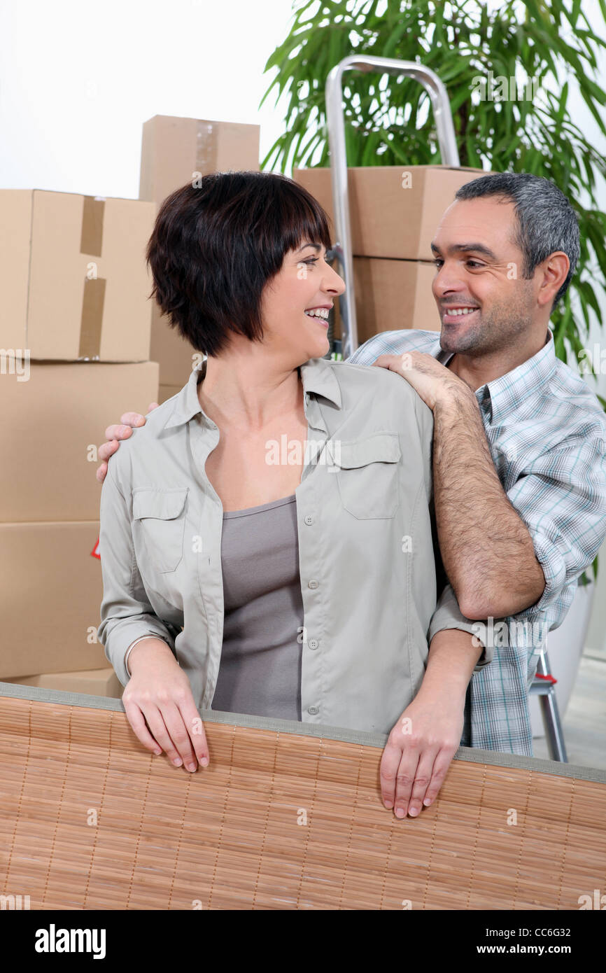 Mature woman moving house 40 45 years hi-res stock photography and ...