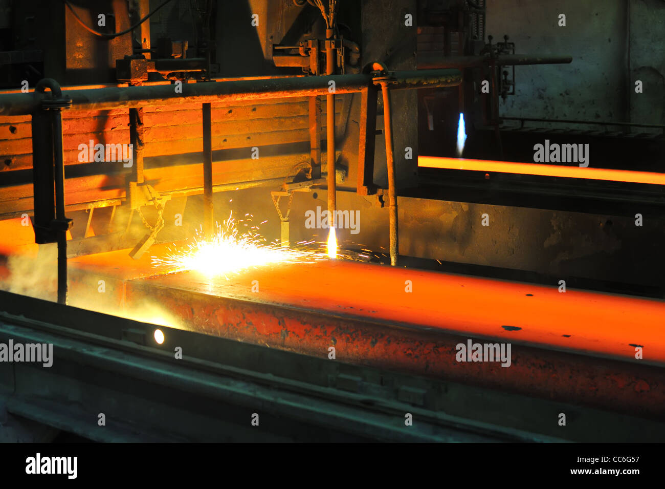 Gas cutting of the hot metal Stock Photo - Alamy