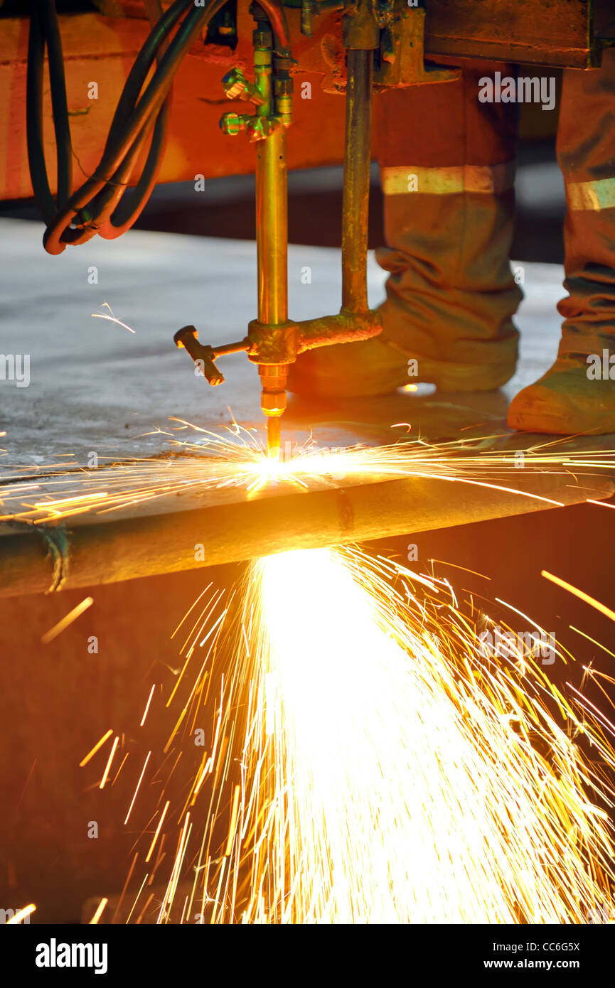 Gas cutting of the hot metal Stock Photo - Alamy