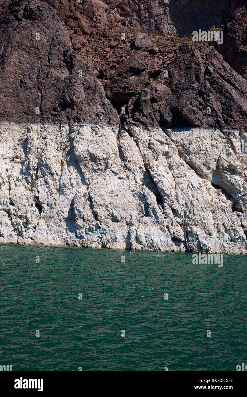 Bathtub ring on the shoreline of Lake Mead. Arizona / Nevada, USA Stock ...