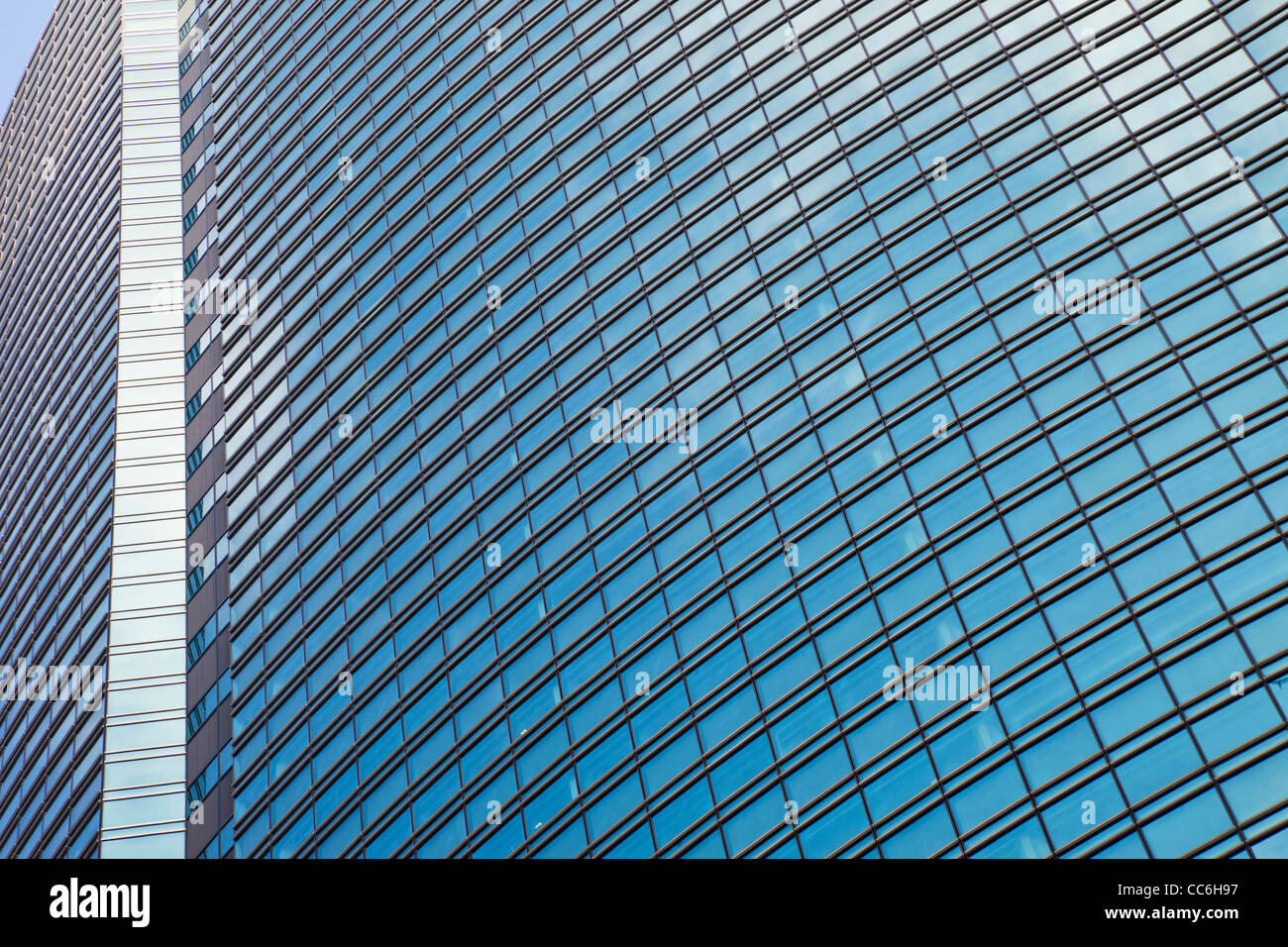 Building glass windows shiodome tokyo hi-res stock photography and ...