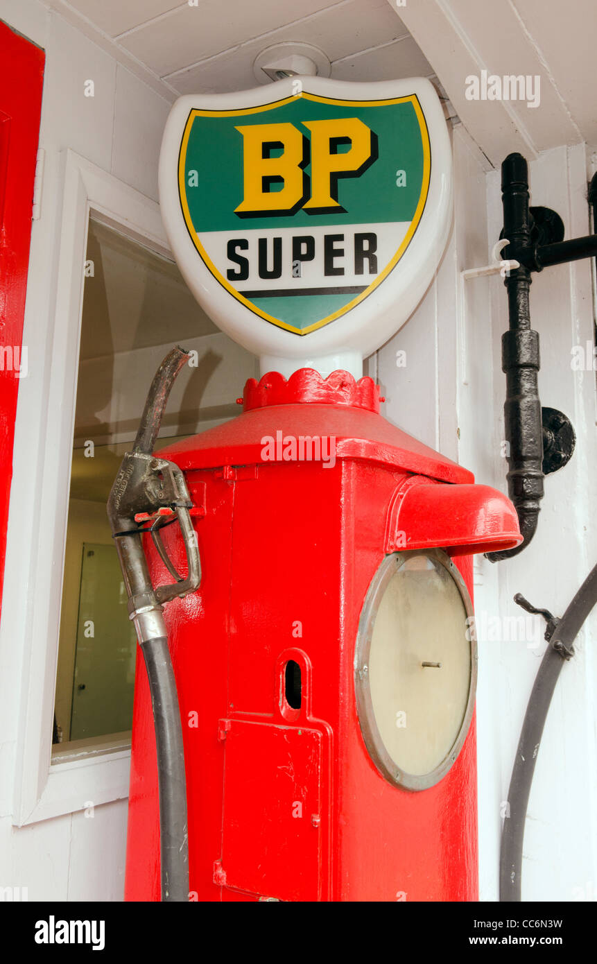 Vintage BP "Super" petrol fuel pump in Great Missenden High street ...