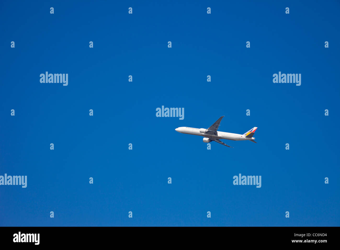 Aircraft in flight hi-res stock photography and images - Alamy